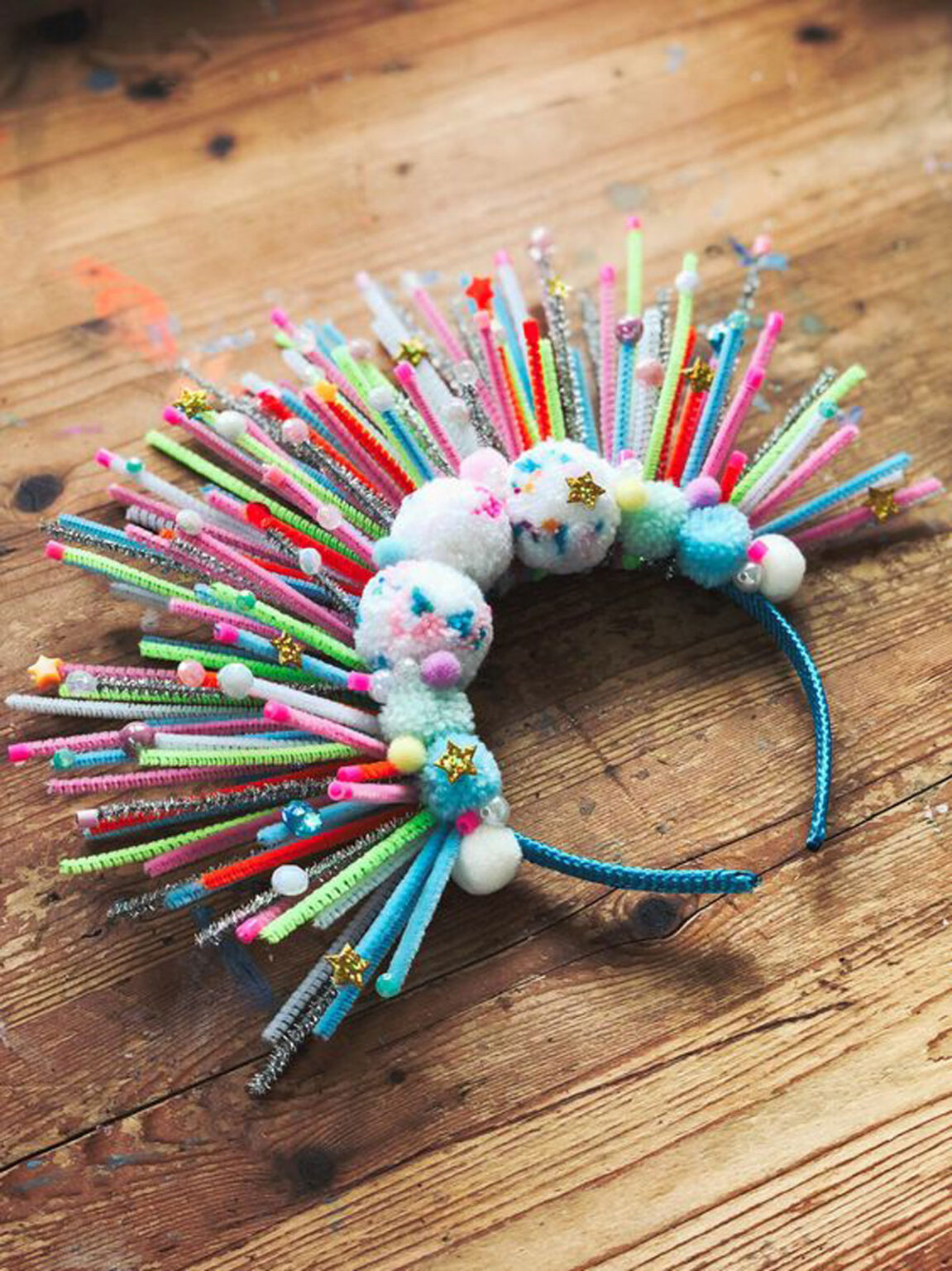 Easy Pipe Cleaner Crowns For Party Crafting Fun - vhudgins