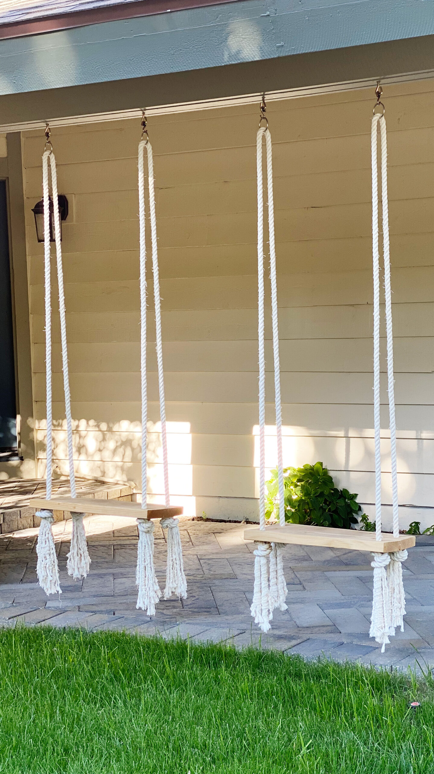 How I Made Easy DIY Rope Swings For The Front Patio - vhudgins